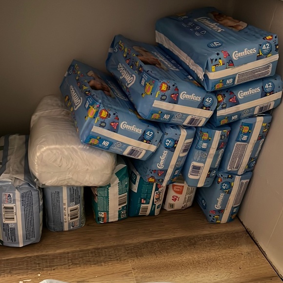 comfees | Bottoms | Babys Pampers Size Newborn 60 Diapers | Poshmark